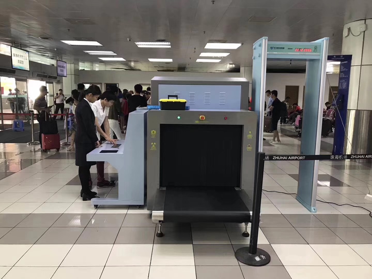 Conveyor Belt Security X Ray Luggage Scanner / Screening Machine For ...